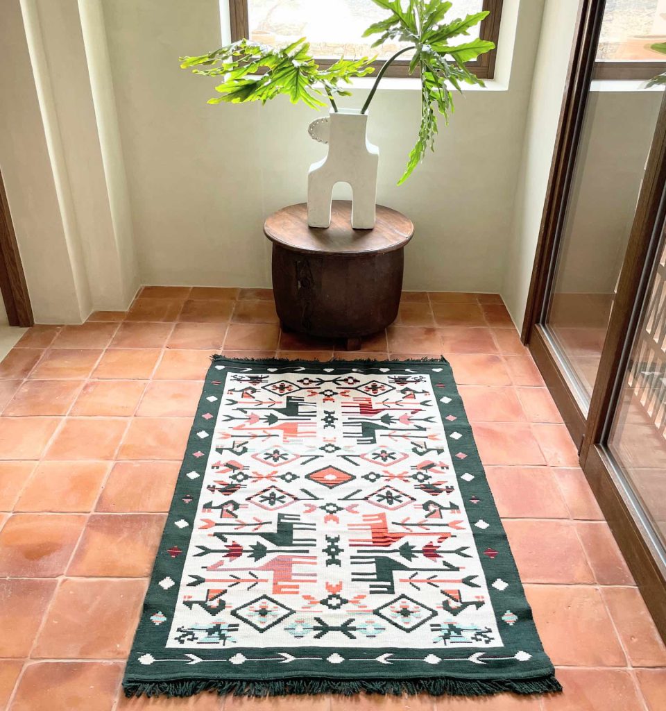 Reversible Woven Rug in Green - Katsika
